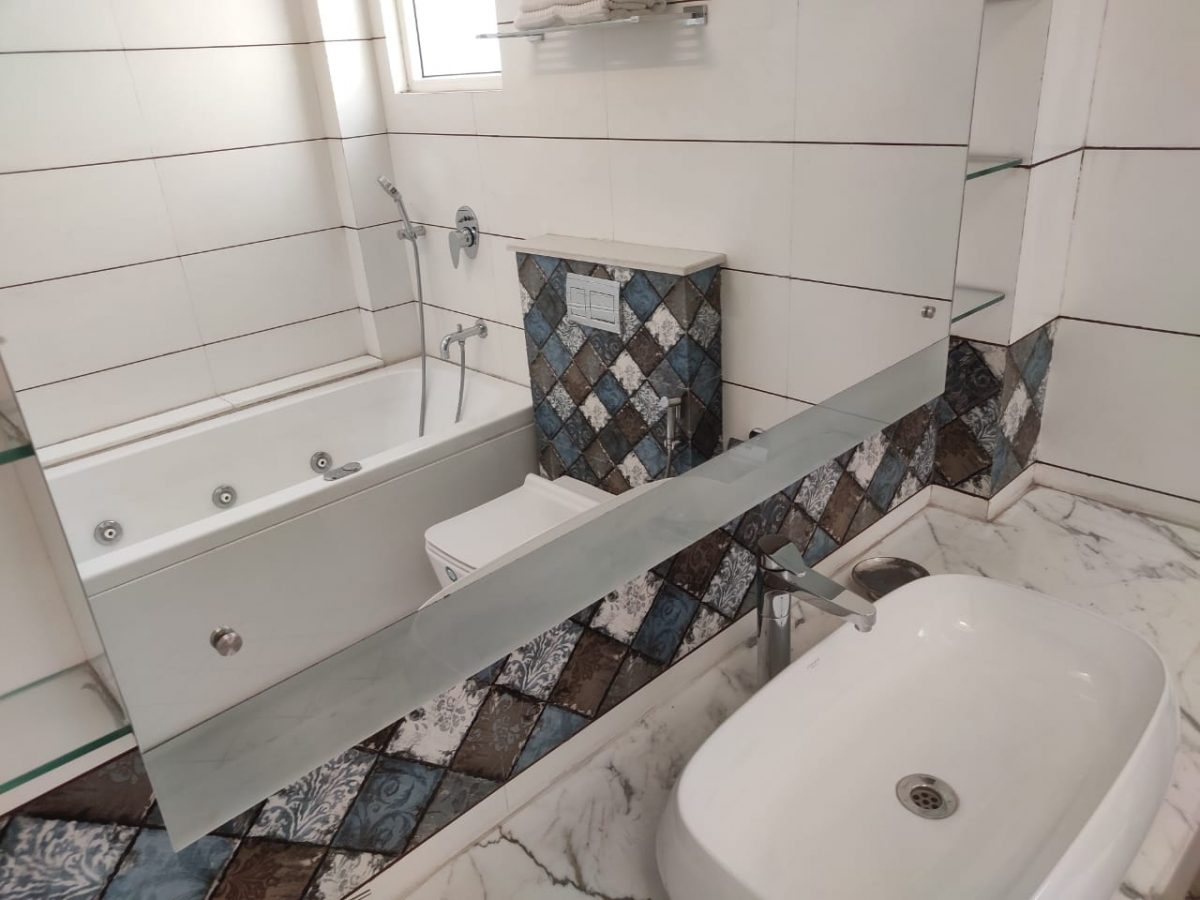 3 BHK Service Apartment Defense Colony A Block - Evergreen Apartments